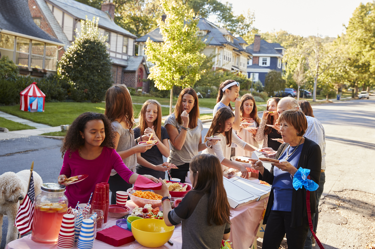 Host the Perfect National Night Out Movie Party | Ultimate Outdoor ...